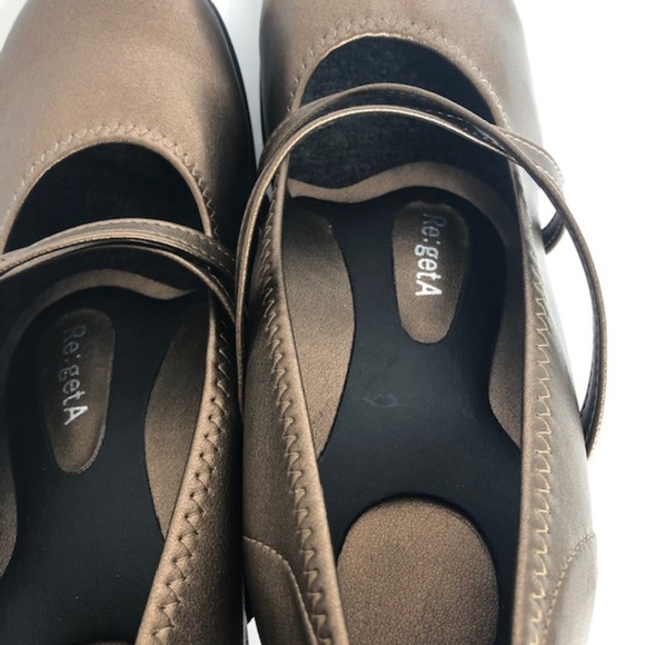 Re:geta | Shoes | Regeta Sz 6 Almond Toe Wedge Pumps Metallic Gold ...